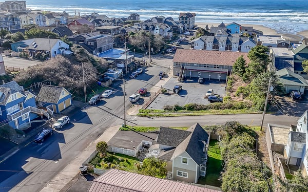 Nye Beach Cottage | 3 Bedroom House in Newport, OR | Meredith Lodging