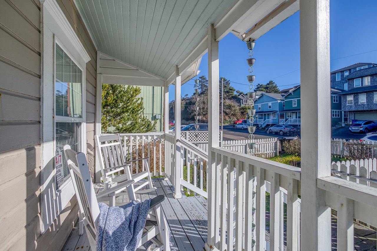 Nye Beach Cottage | 3 Bedroom House in Newport, OR | Meredith Lodging