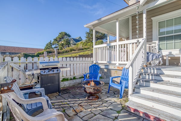 Nye Beach Cottage | 3 Bedroom House in Newport, OR | Meredith Lodging